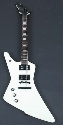 Agile Ghost III Wide White Left at RondoMusic.com